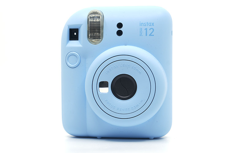 改良近攝，Fujifilm Instax mini 12 更精準易用 - DCFever.com