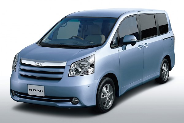 Toyota Noah 香港規格、價錢、牌費及介紹文 - DCFever.com