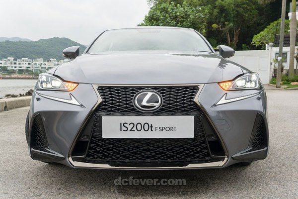 Lexus IS200t 香港規格、價錢、牌費及介紹文 - DCFever.com
