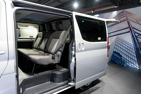 Toyota Hiace Luxury（Automatic） 香港規格、價錢、牌費及介紹文 - DCFever.com