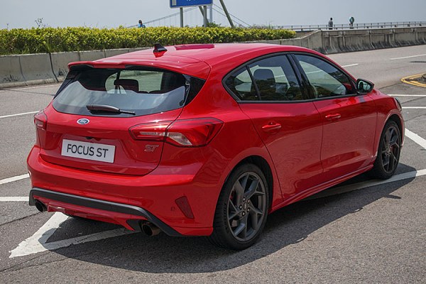 Ford Focus ST MT 香港規格、價錢、牌費及介紹文 - DCFever.com